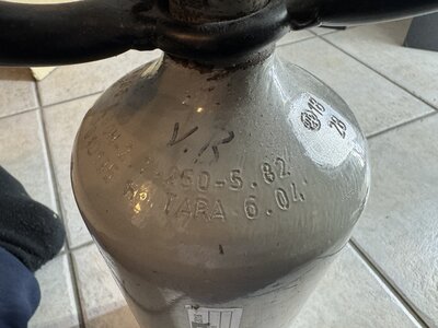 Co2 Flasche TÜV Datum? | Flowgrow